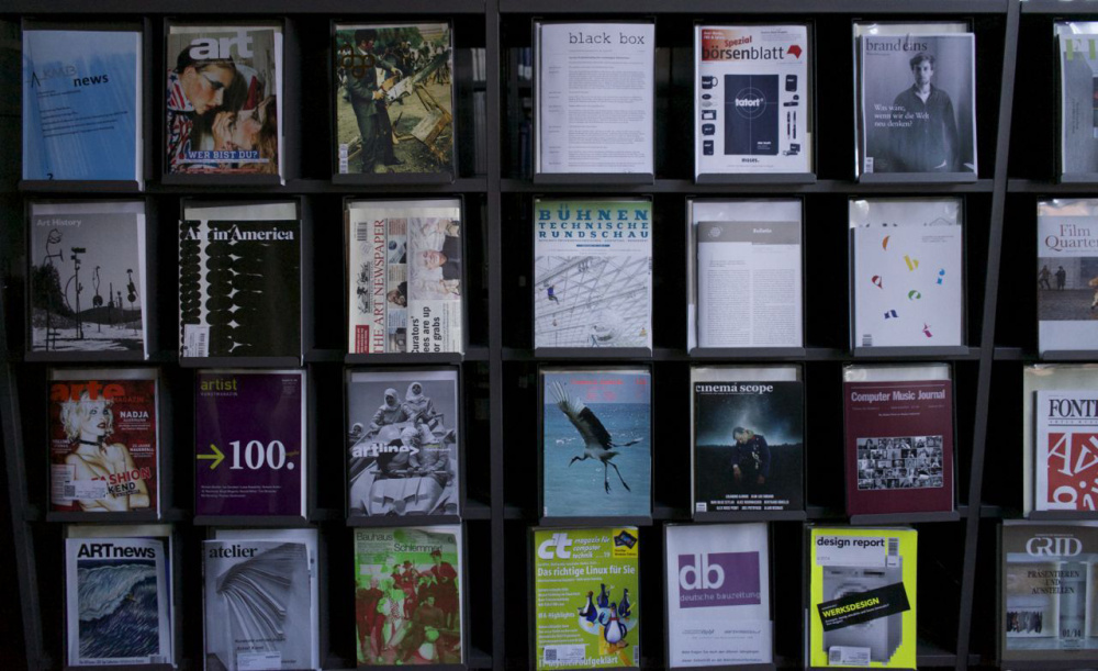 Picture search-game in the library | ZKM