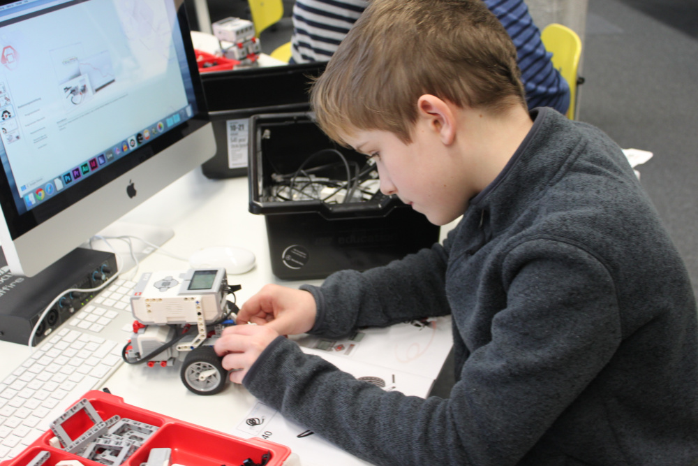 Robot Family Sunday MAXI | ZKM