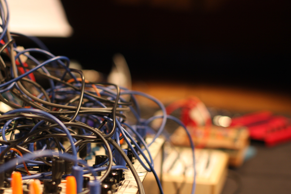 Discover electrical sounds through play | ZKM