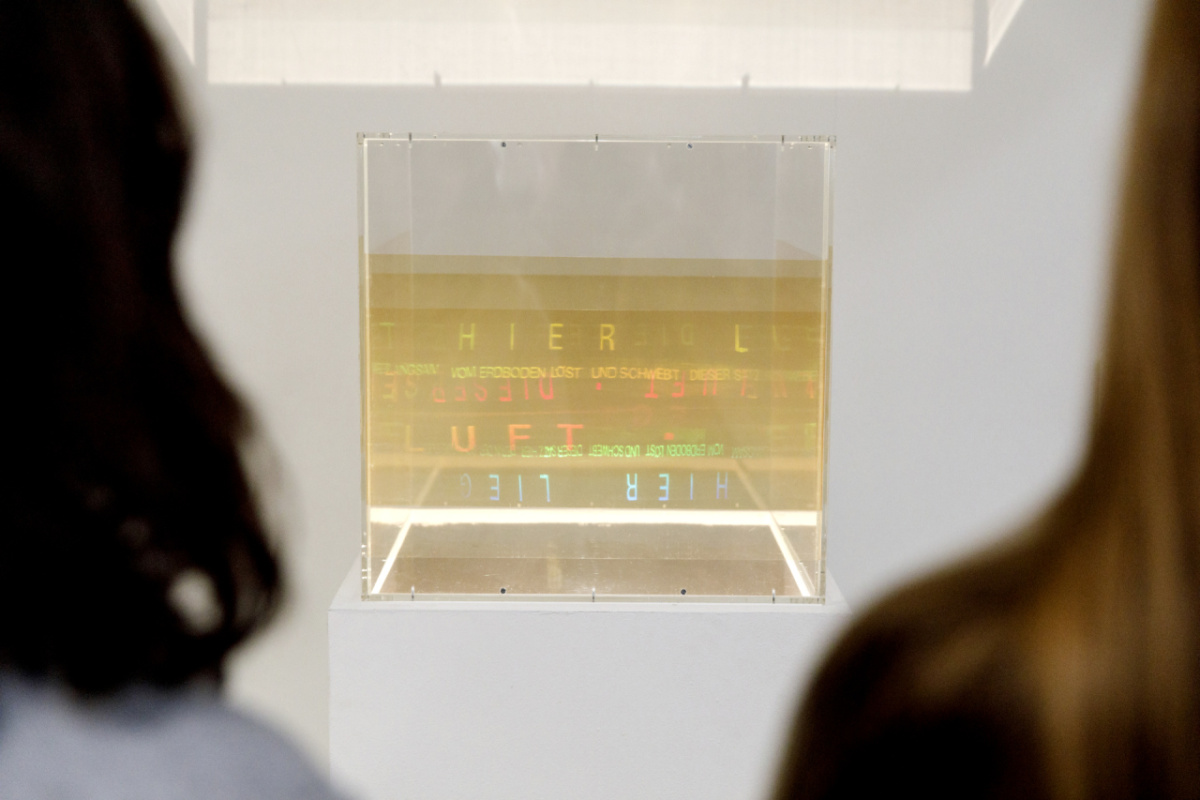 Hologramm. Gedicht von Hans Magnus Enzensberger | ZKM