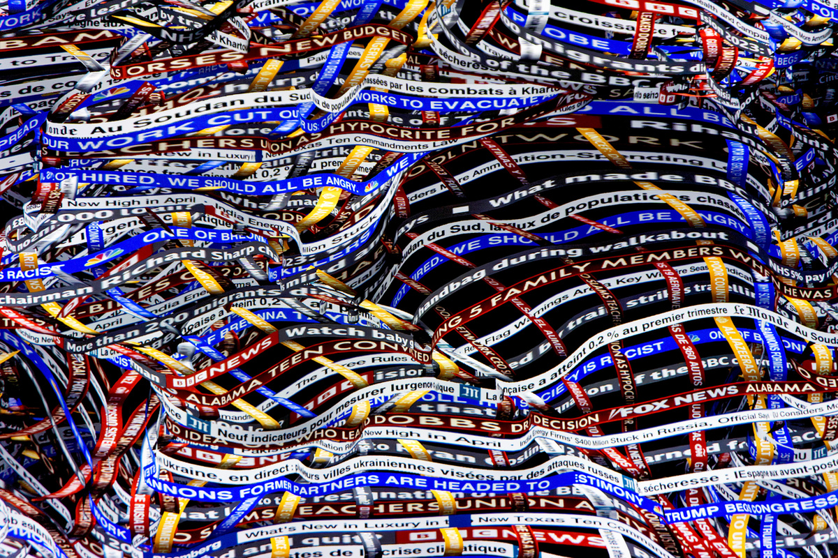 Daniel Canogar. Pixelweaver | ZKM